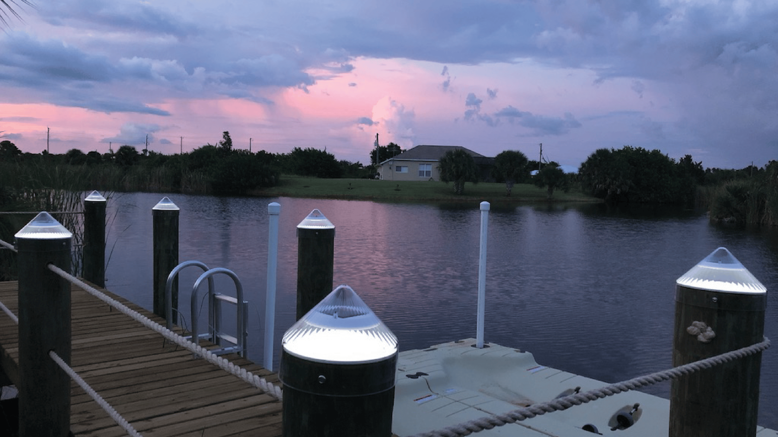 DokLite®: The Safest & Brightest Piling Cap In The World