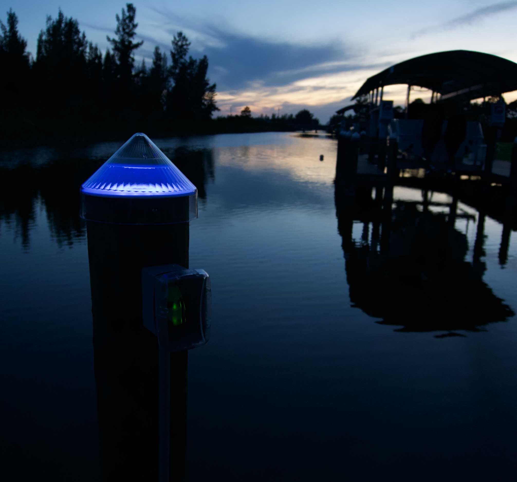 DokLite Solar Piling Light • Solar Guide Post Light